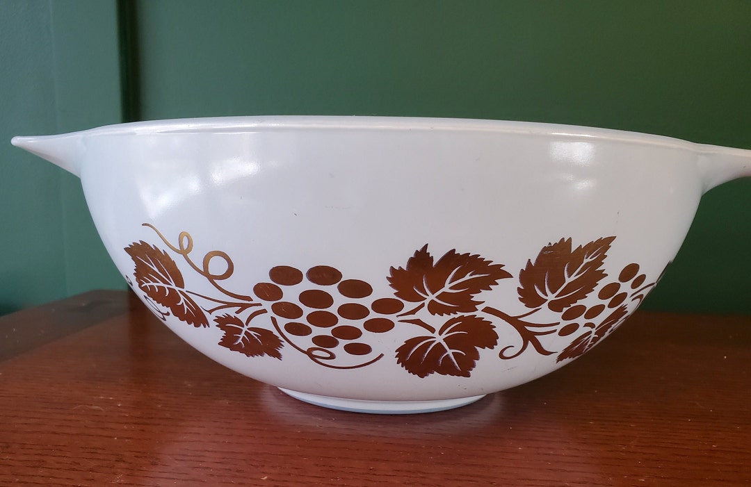 Pyrex Cinderella Golden Grapes #444 - 4 Quart - 1960 Vintage ...