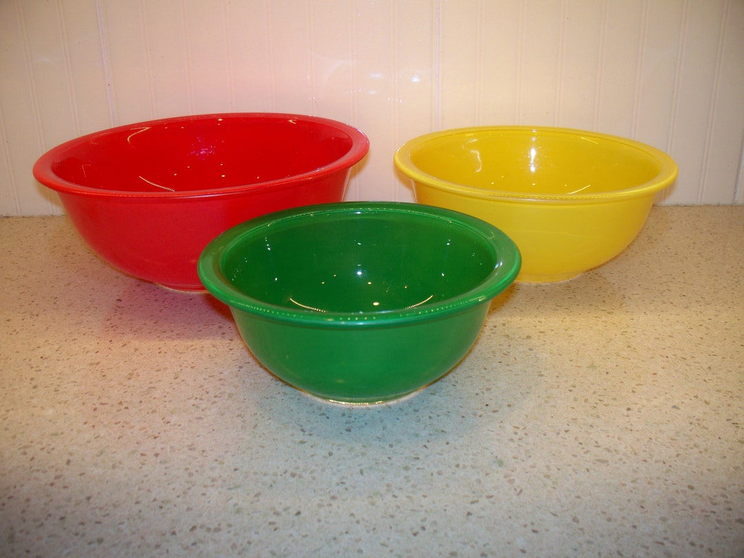 Three Nesting Pyrex Bowls - Clear Bottom Primary Colors - Etsy