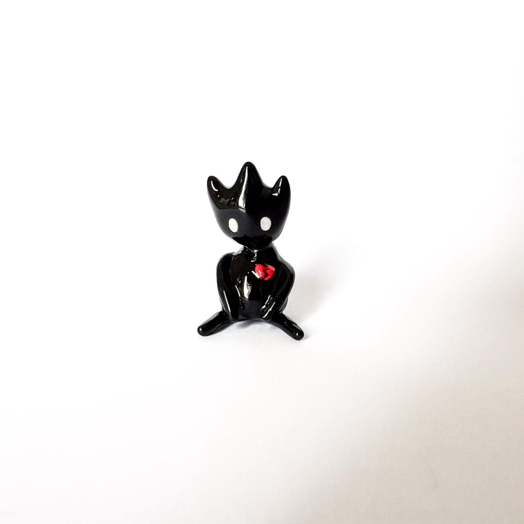 HEARTBROKEN - Sad Emotional Figurine - Desk Buddy Decor Small Sculpture ...