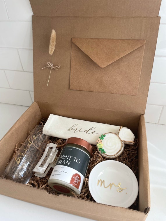 Engagement Box Congratulations New Bride - Etsy
