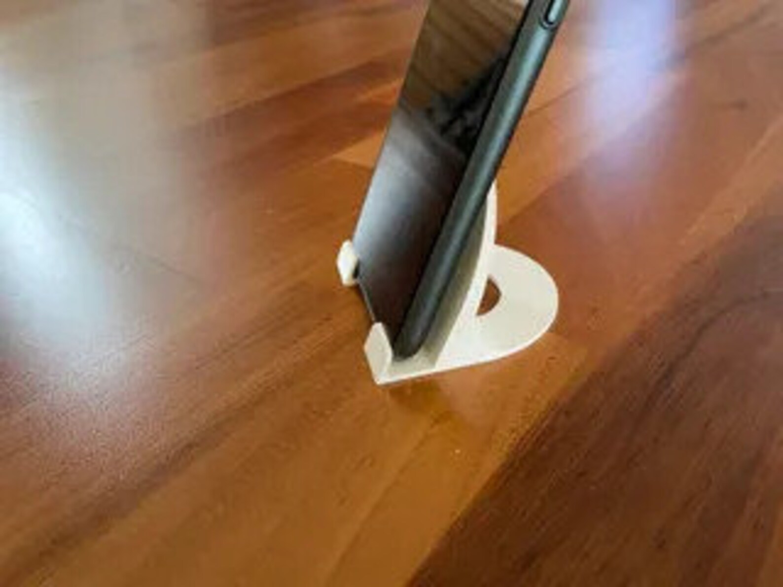 Mobile Phone Stand in a Modern Curved Design. - Etsy