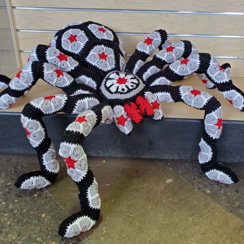Giant Spider Plush - Etsy