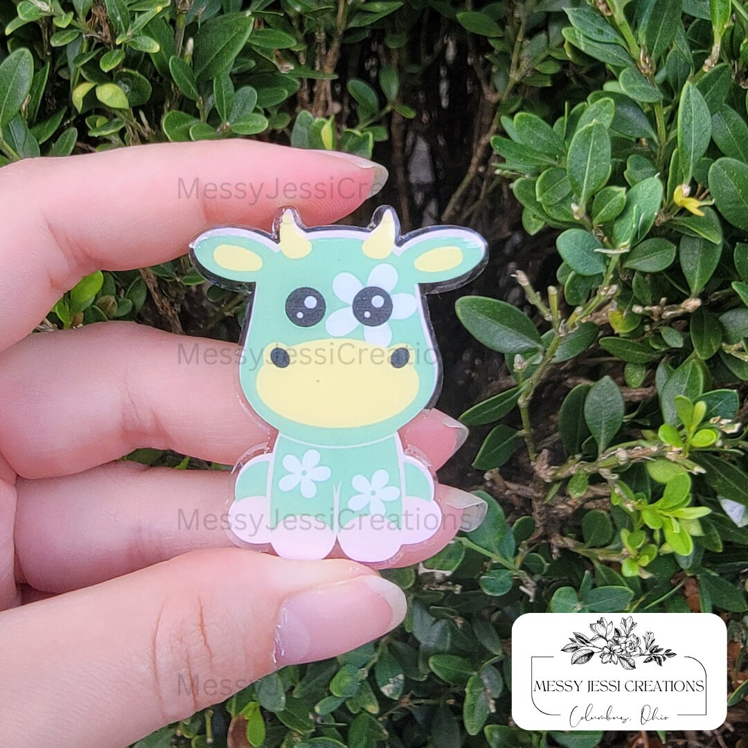 Flower Cow | Spring | Themed Cows | Custom Handmade Badge Reels | Key ...