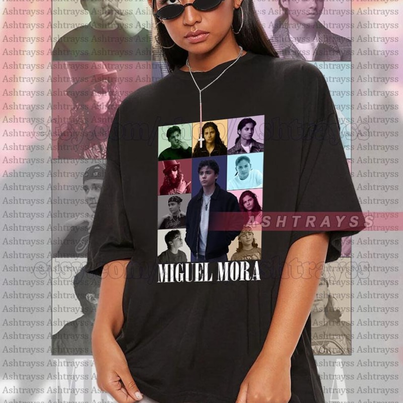 Mora merch - Etsy España