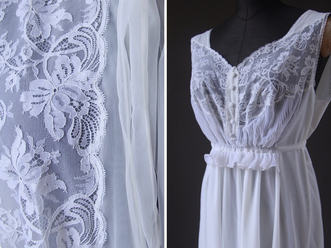 1960s/1970s Peignoir Set in White Sheer Nylon Tricot Chiffon With Lace ...