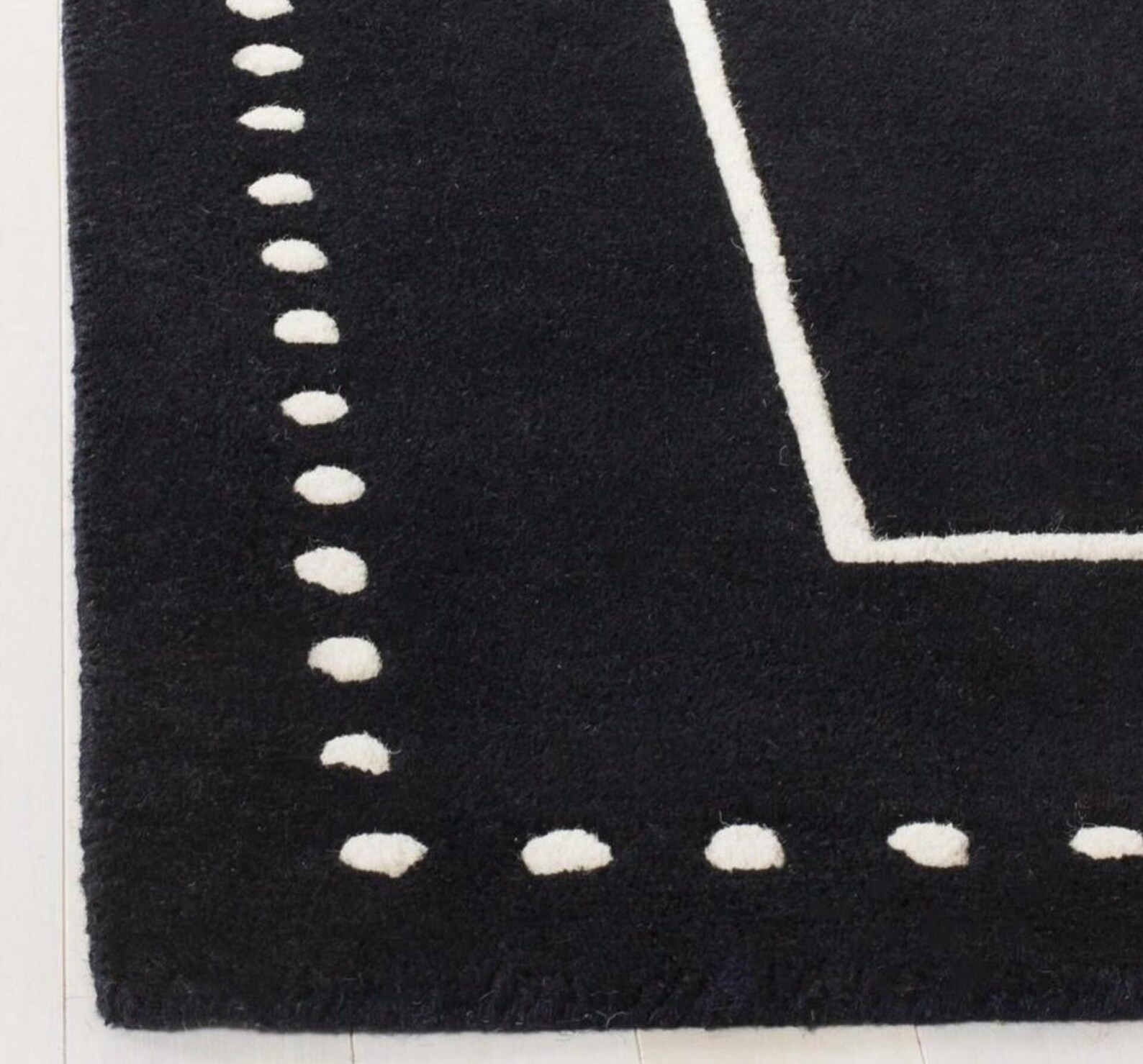 Modern Hand Tufted Bell Rug | Black & Ivory 100% Wool Handmade Rugs ...