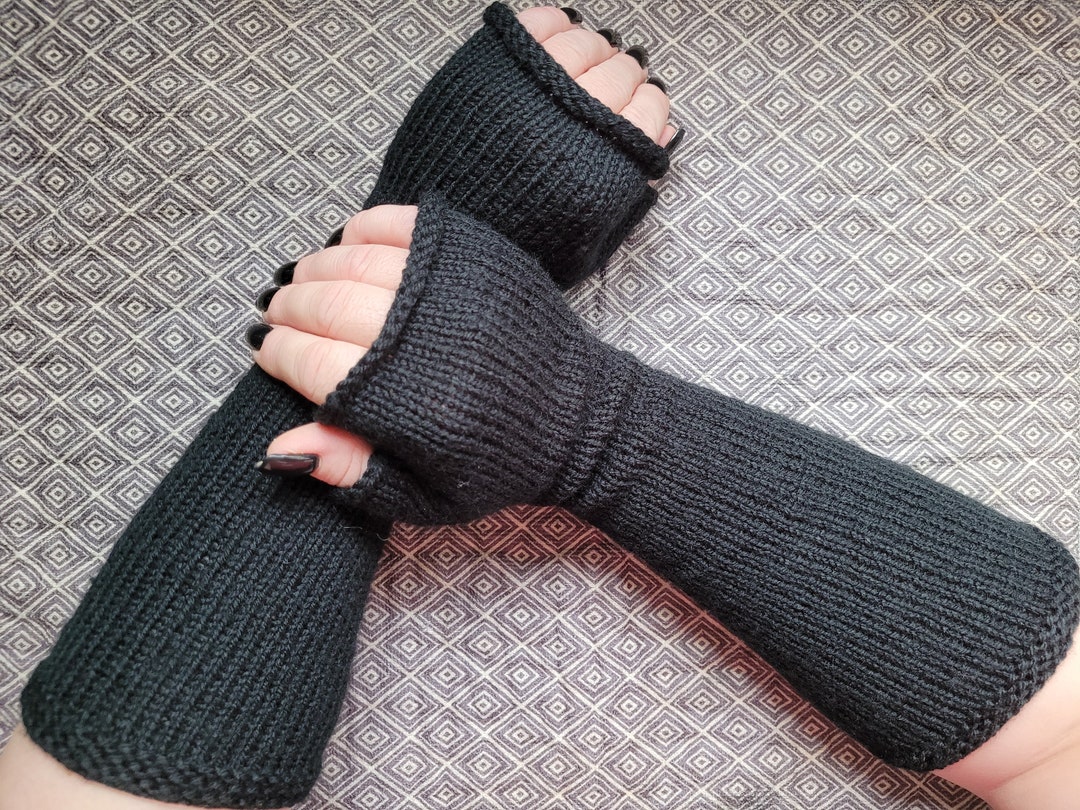 18th Century Knitted Mitts - Black Colour | Historical Reenactment ...