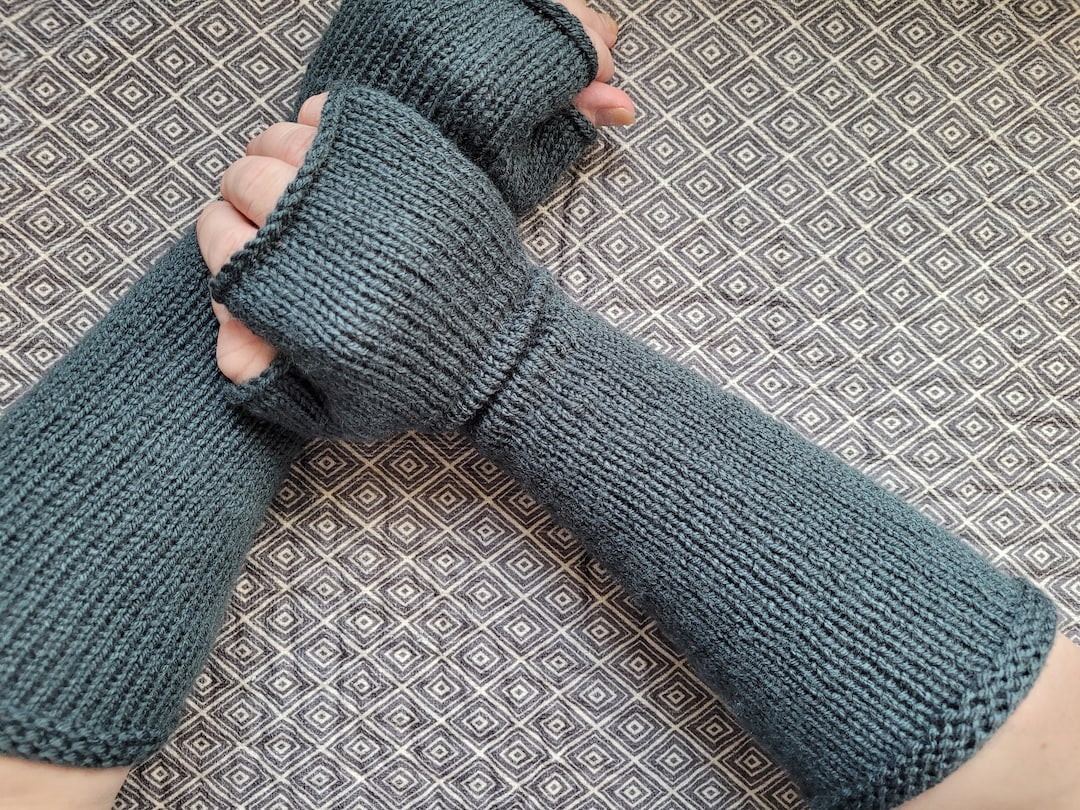 18th Century Knitted Mitts: Dark Steel Acrylic Reenactment Gloves - Etsy
