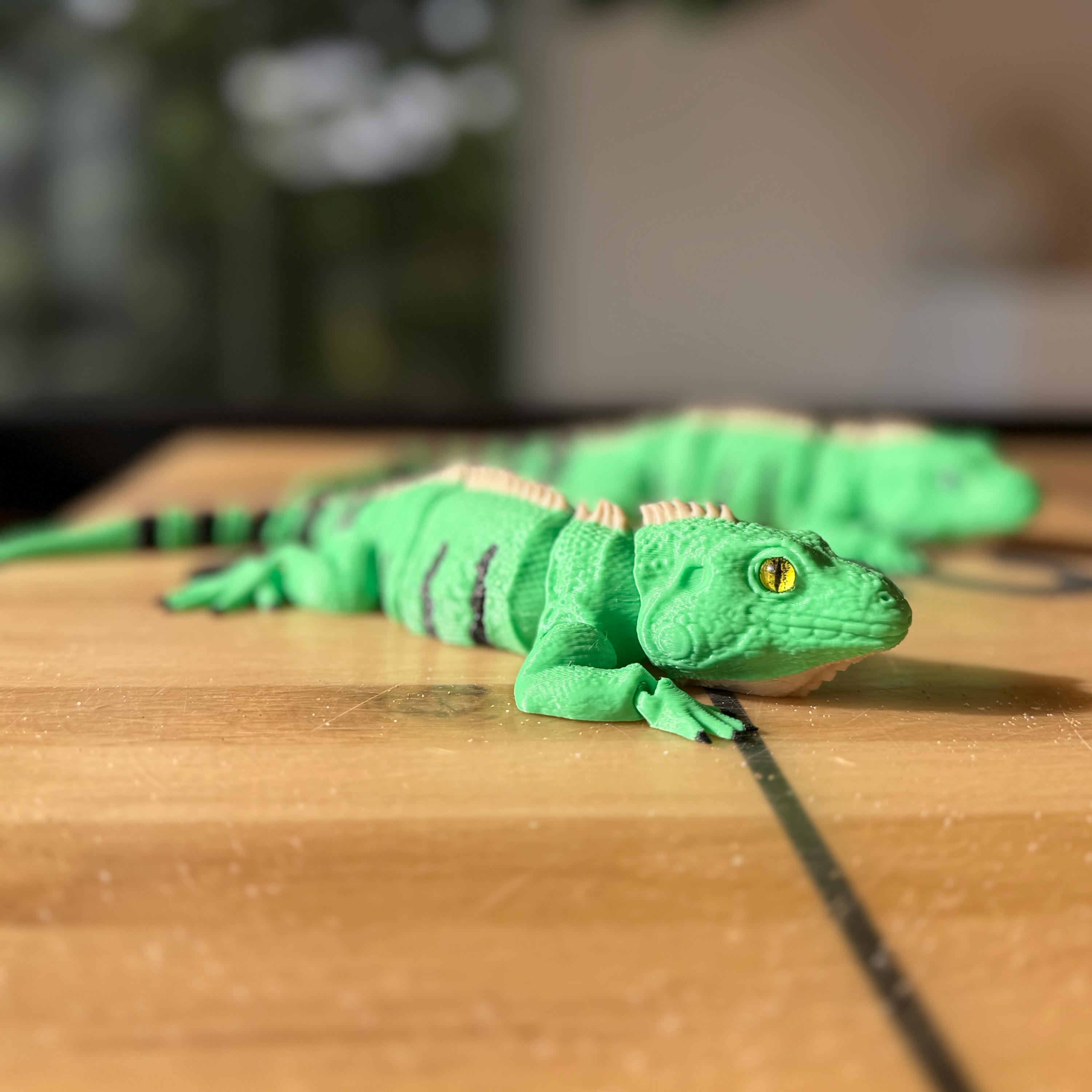 Articulated Bush Viper Fidget Toy - Etsy