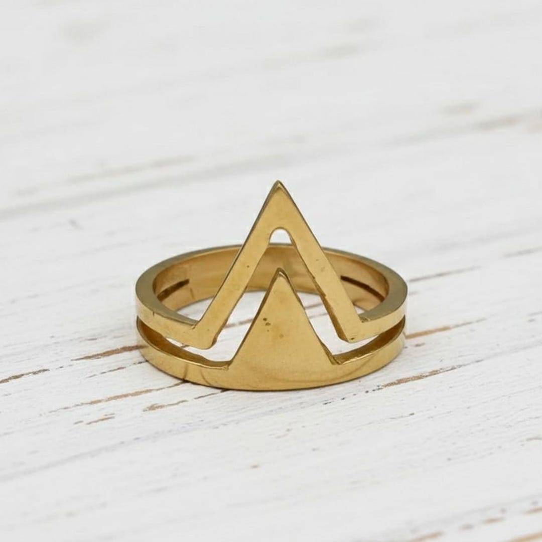 Dainty Gold Triangle Ring: Minimalist Geometric V Ring - Etsy