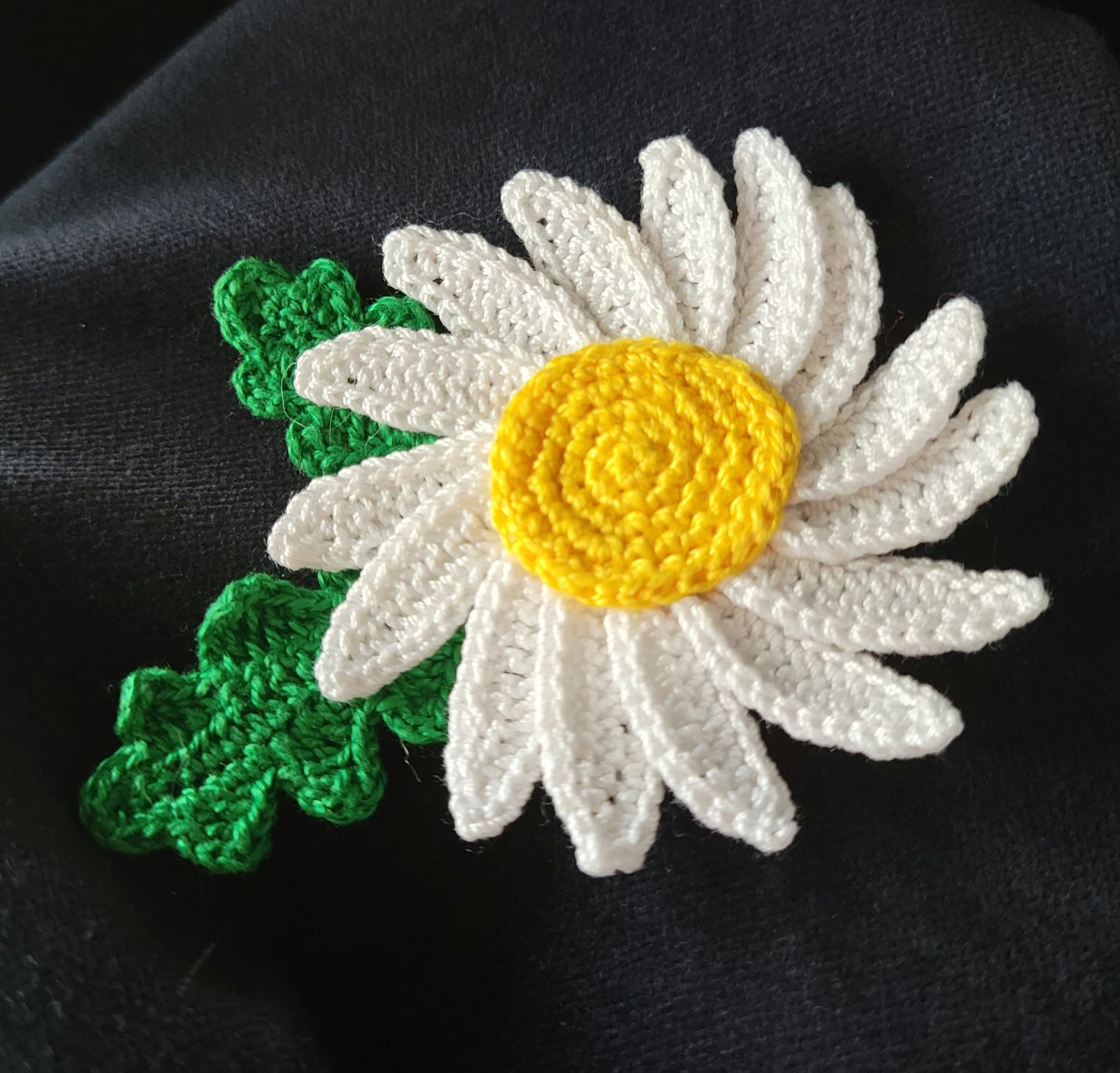 Daisy Flower Crochet Brooch Pretty Flower Cotton Crochet Badge - Etsy