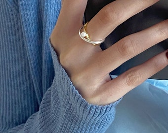 Crossed Pearl Ring - Etsy