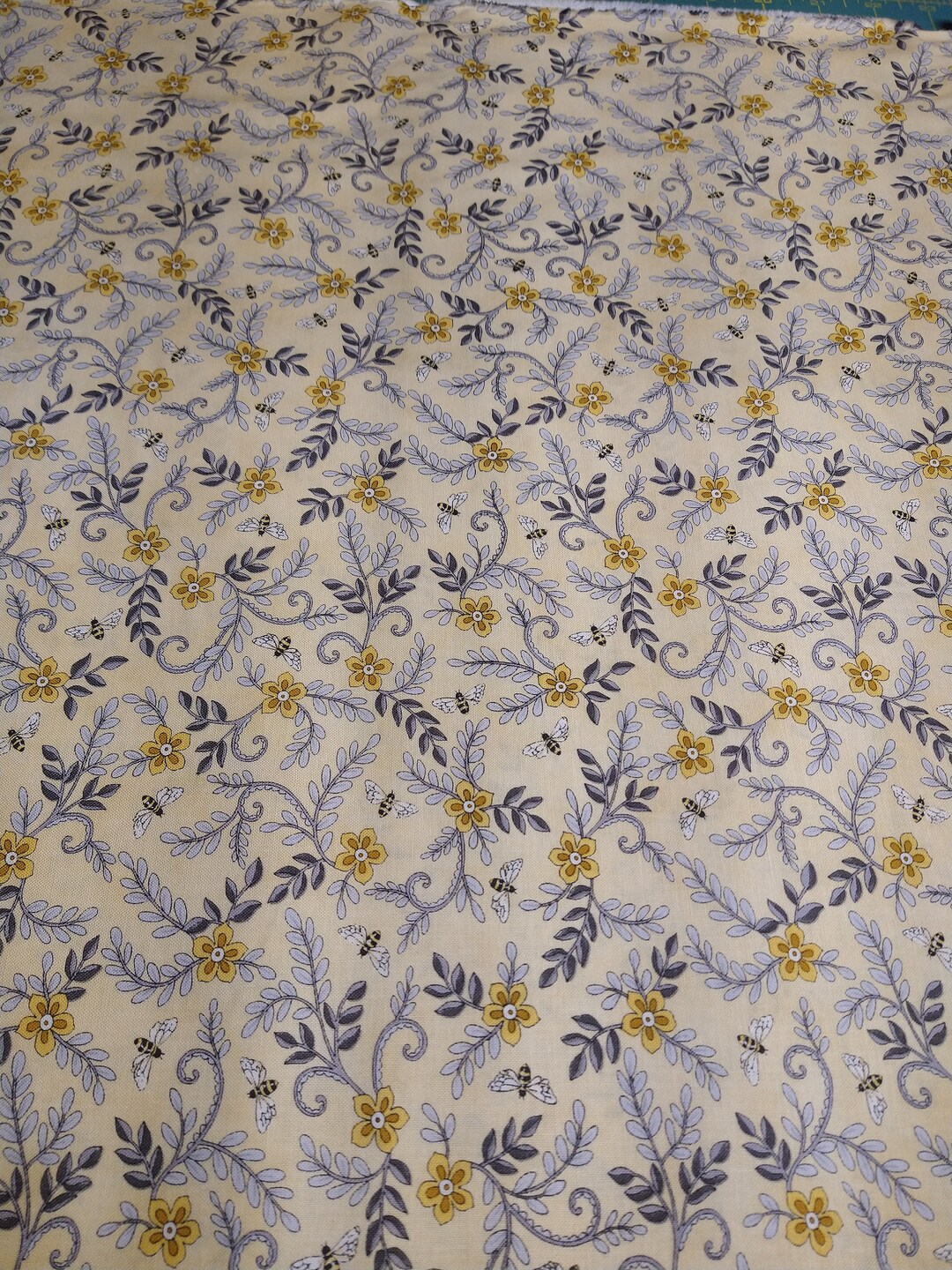 Bee Grateful Fabric by Deb Strain for Moda Fabrics is Full of Brilliant ...