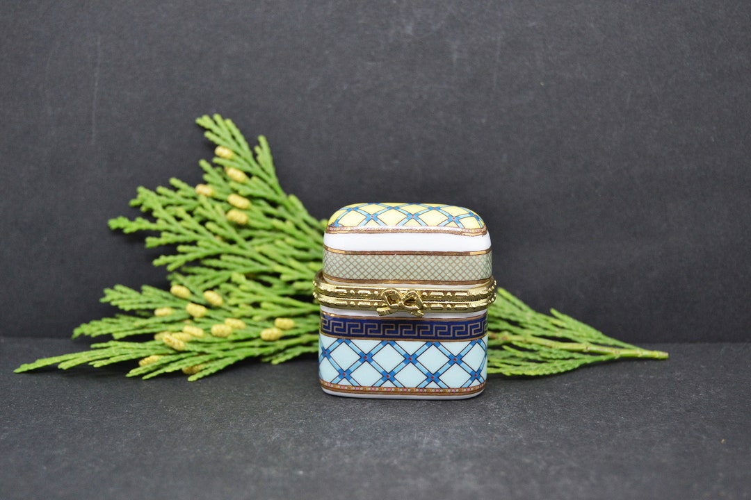 Small Porcelain Box, Porcelain Pillbox, Ring Box, Vintage Box ...