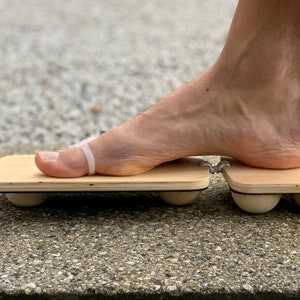 Foot Exerciser Balance Board Foot Training Wobble Board Treats Prevents ...