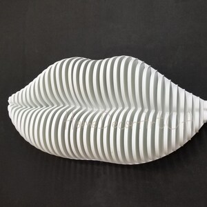Parametric Stylish Lips 3D Wall Art Large Lips Wall Hangings Acrylic ...