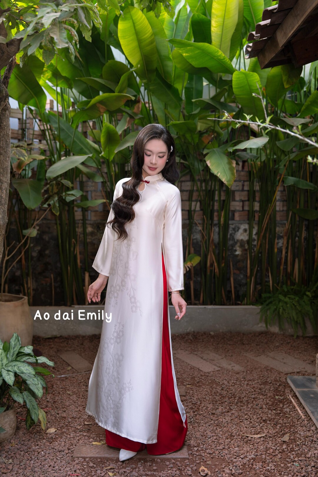 Ivory/ Red Modern Loosing Ao Dai With Teardrop Cut Out Buttons| áo Dài ...