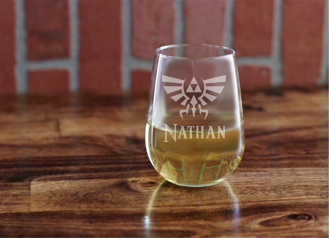 Legend of Zelda Wine Glass, Hylian Crest Wine Glass, Zelda Glass, Zelda ...