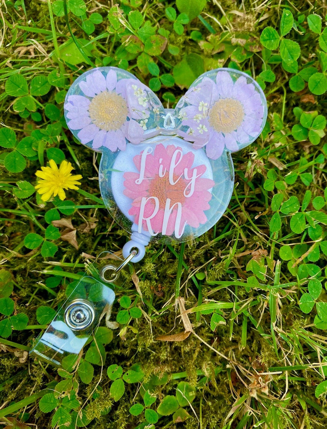 Personalized Minnie Mouse Badge Reel: Pressed Flower Resin ID Holder - Etsy