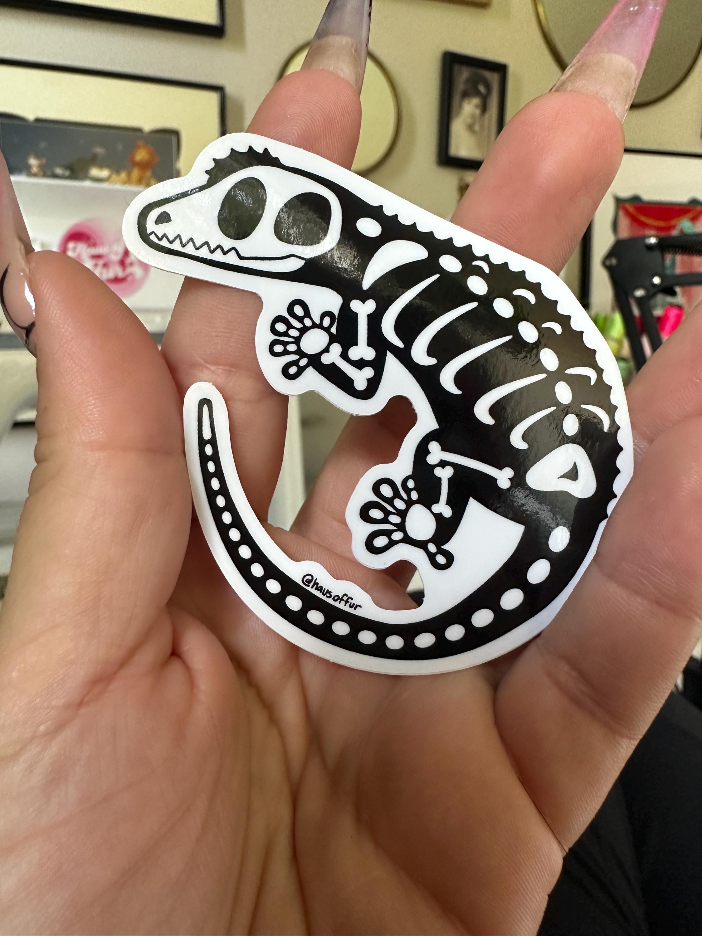 Crested Gecko Skeleton Sticker - Etsy
