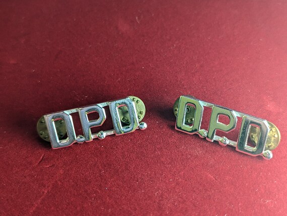 Dallas Police Department Collar / Lapel pins with Sil… - Gem