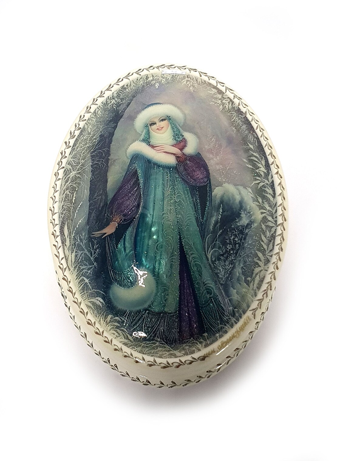 Unique Casket Made of Mother of Pearl Shell. winter Hand Painted ...