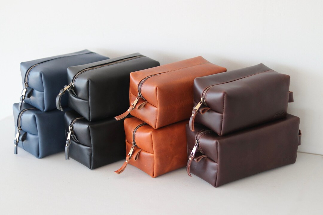 Handmade Leather Customized Dopp Kit for Groomsmen on Wedding Day ...