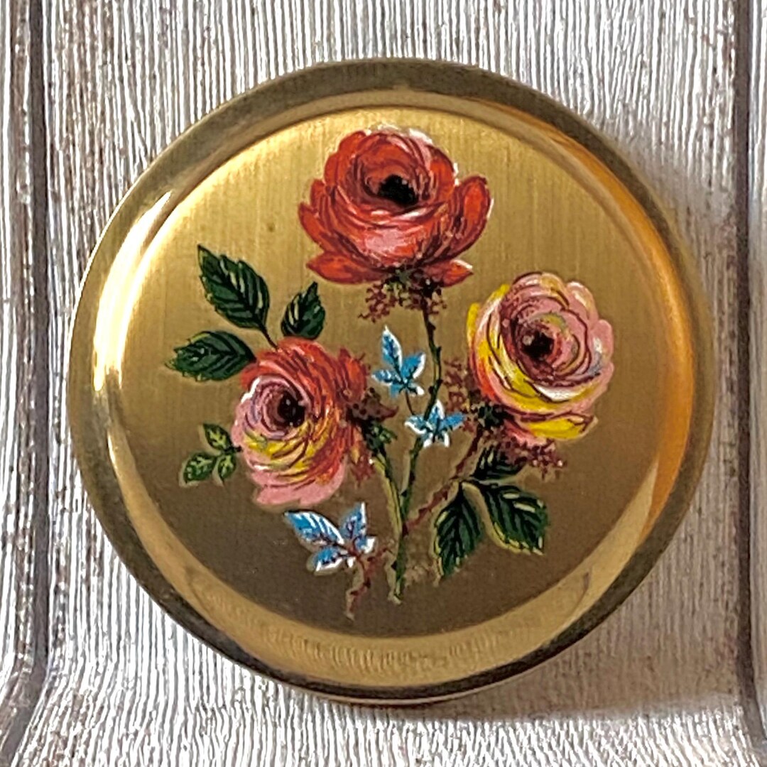 Pretty Vintage 1950s Enamel Pressed Powder Compact With Roses ...