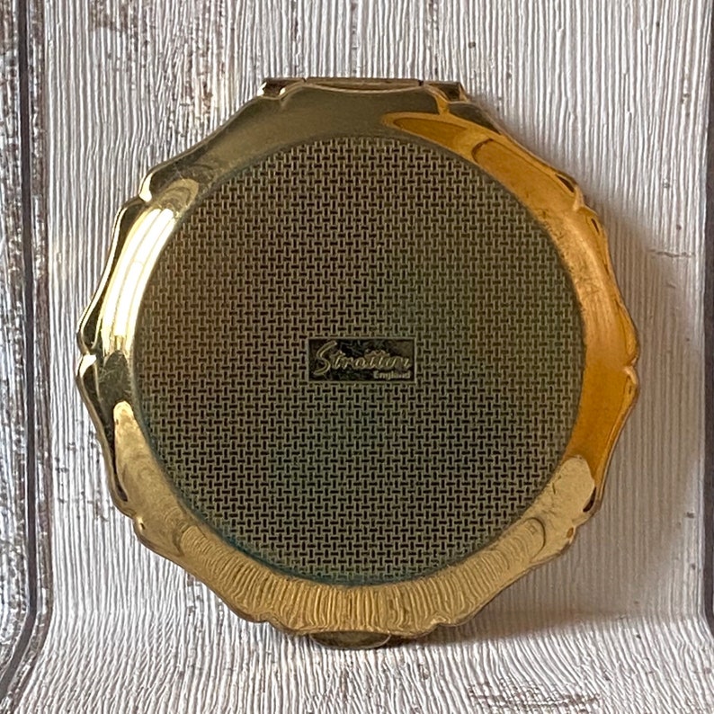 Vintage 1980s Stratton Queen Convertible Powder Compact With Japanese ...