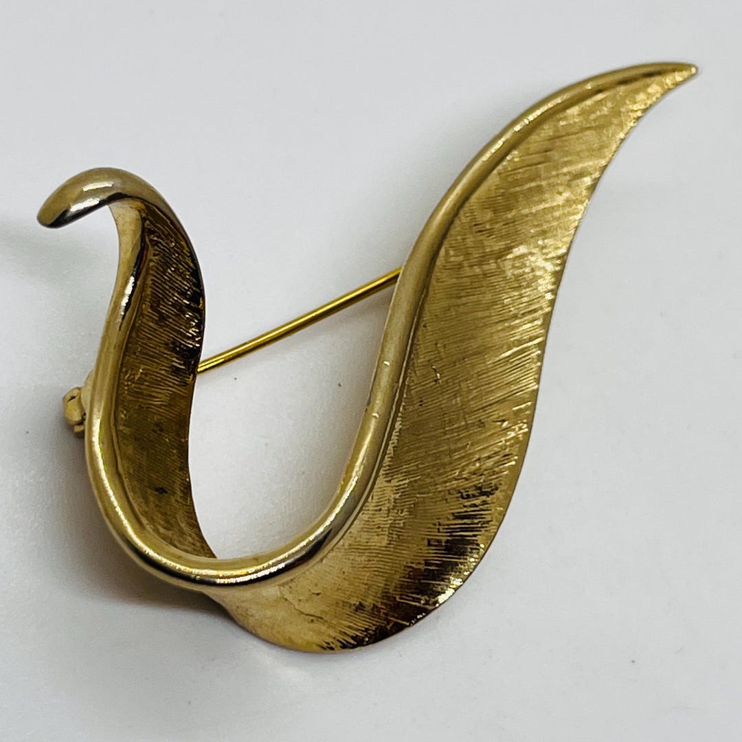 Striking Abstract Swan Gold Tone Textured Brooch. Fabulous Textured ...