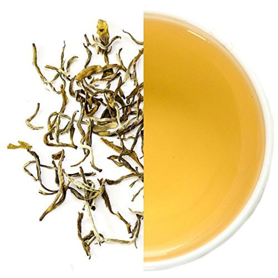 Muni Tea Everest Garden Organic Spring White Tea. Rare White Leaves ...