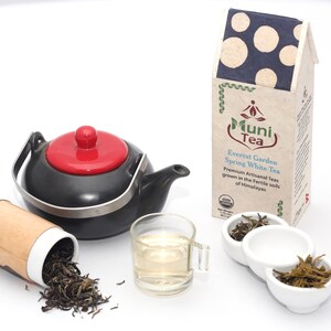 Muni Tea Everest Garden Organic Spring White Tea. Rare White Leaves ...