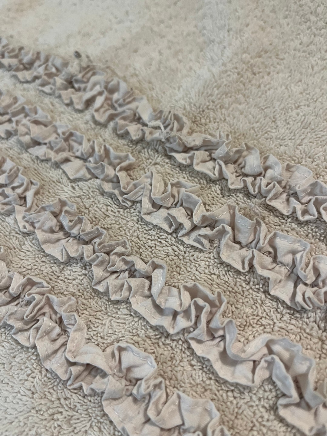 Shabby Chic BATH TOWEL Ruffles Taupe Cotton Rachel Ashwell VINTAGE ...