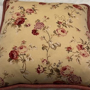 Waverly THROW PILLOW Floral Norfolk Sonata Rose Reversible Red Green ...