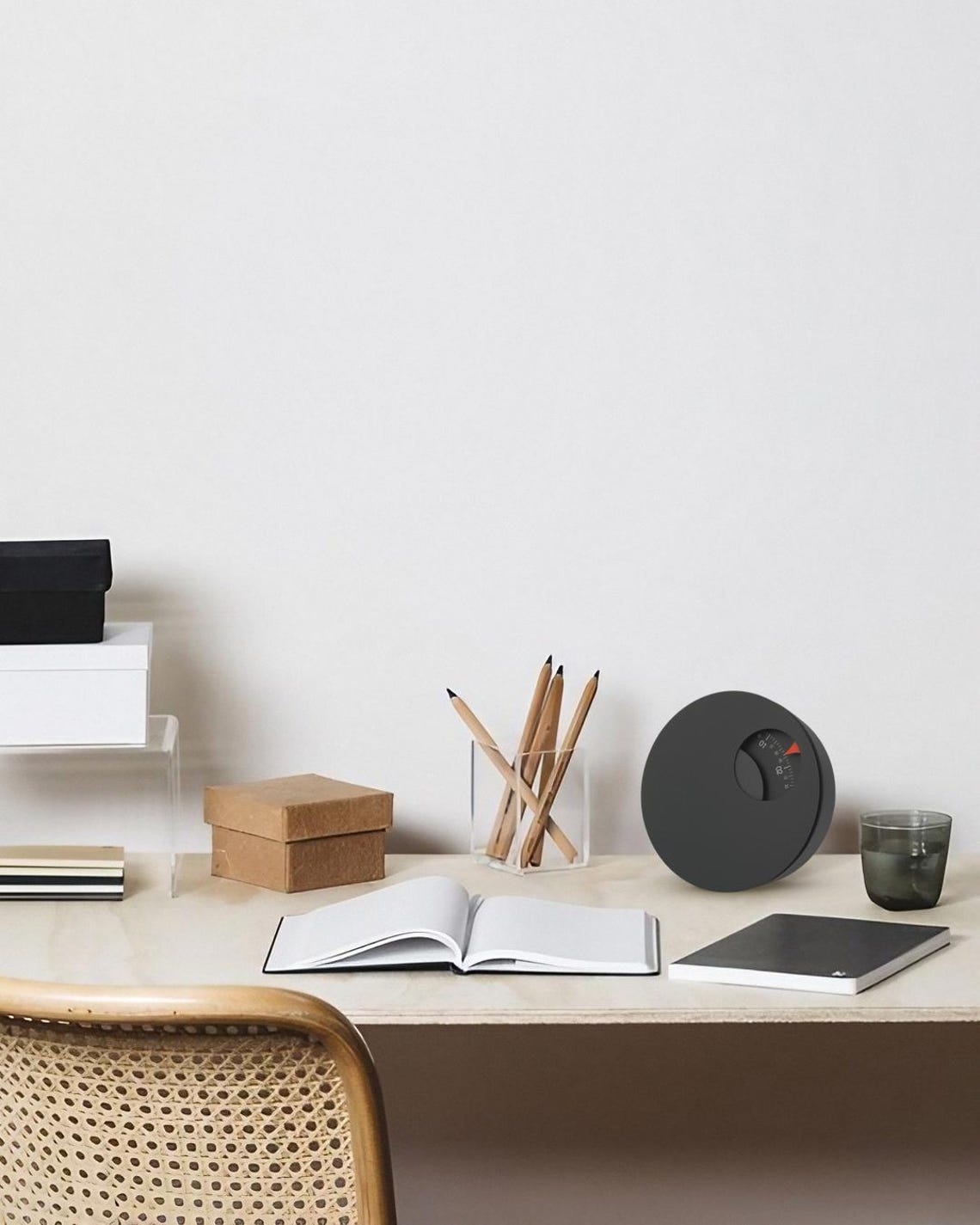 Desk Clock, Modern and Unique Sporty Design Modern Minimalist Desk ...