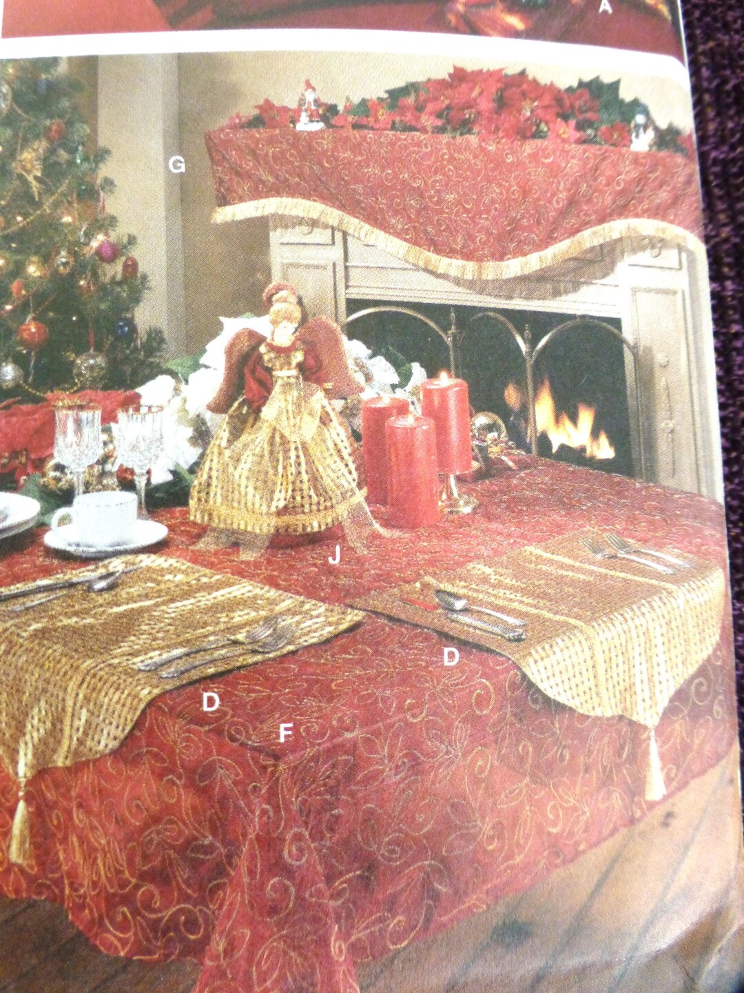 Simplicity 5731 Holiday Home Decor Sewing Pattern, Tree Skirt, Table ...