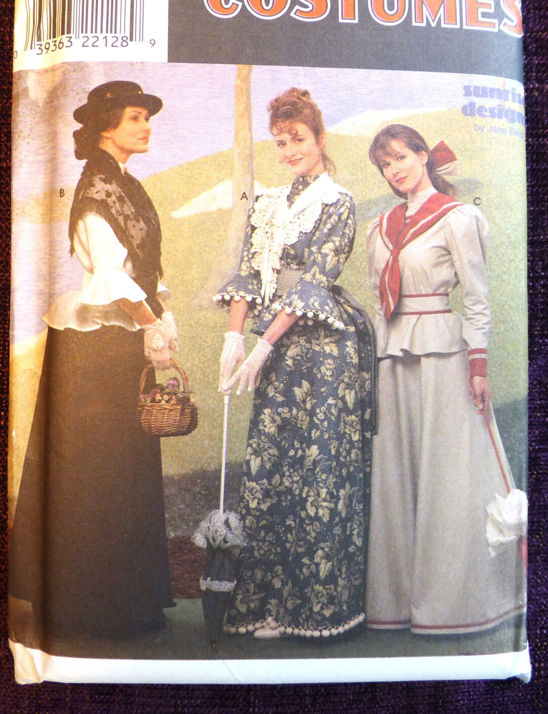 Edwardian Titanic Gown Sewing Pattern: Simplicity 8375, Bustle Costume ...