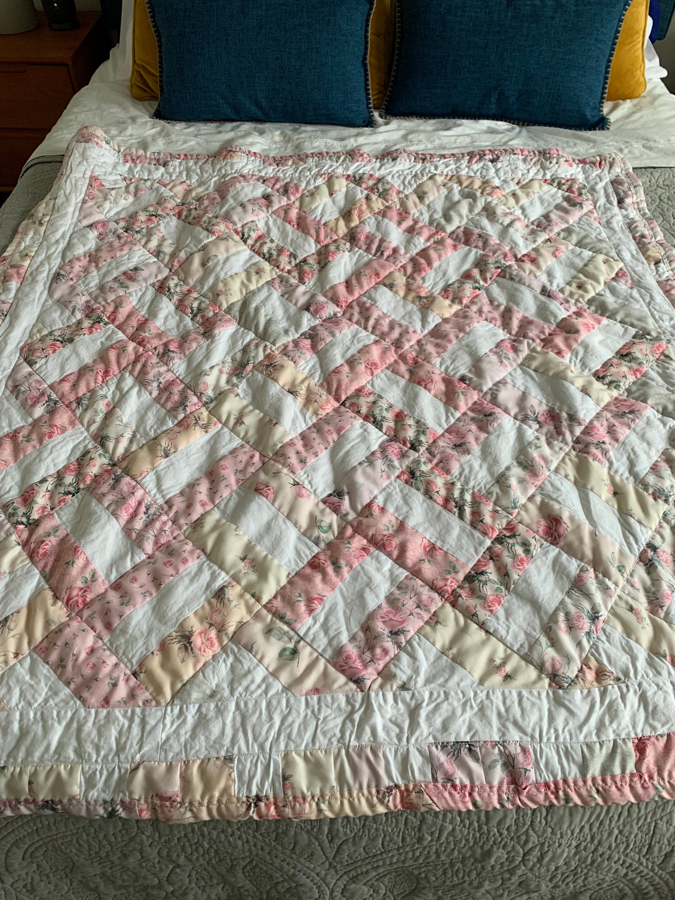 Bed of Roses Quilt, Handmade Quilt, Throw Quilt, Baby Quilt, Pink and ...