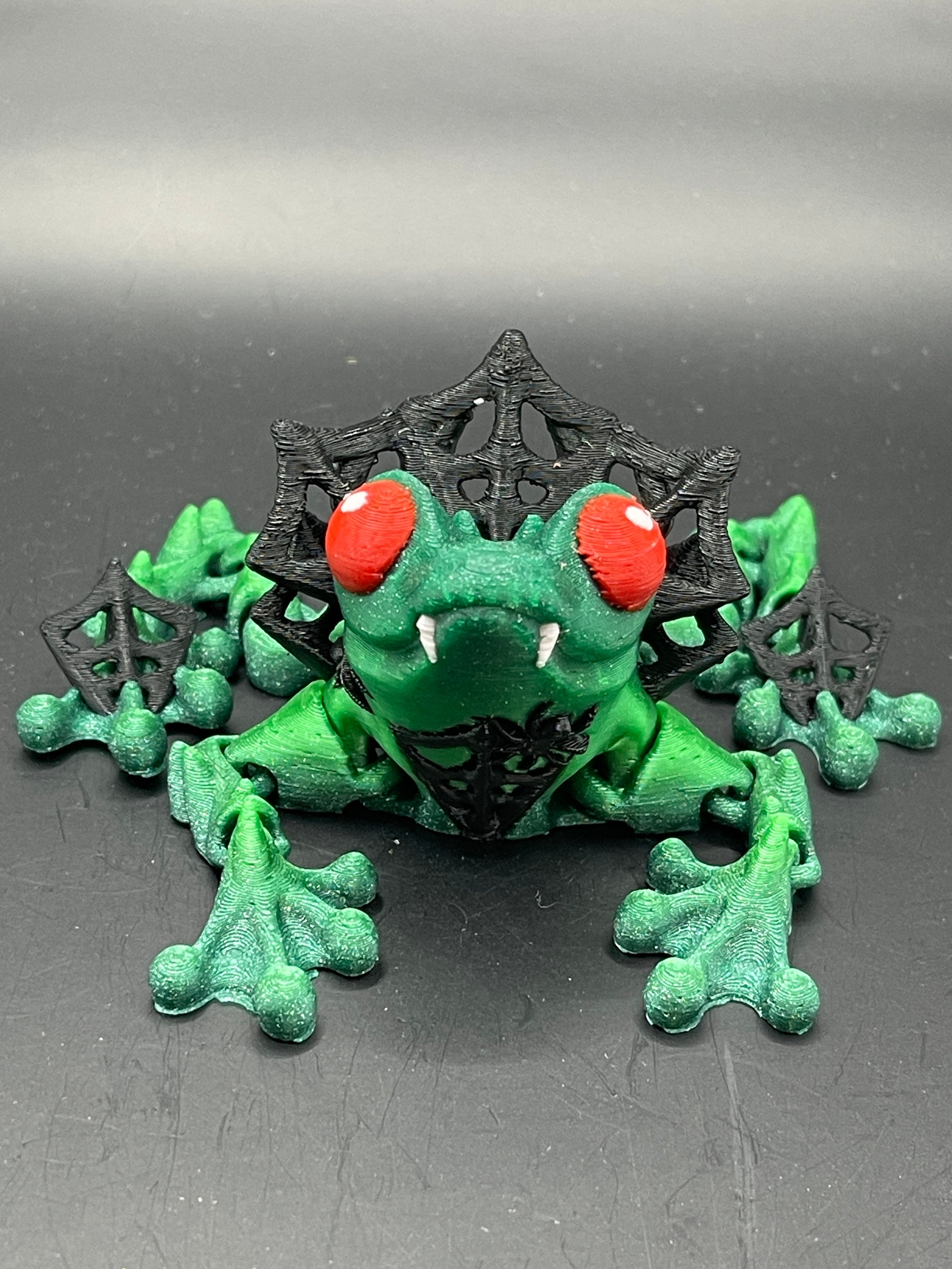 3D Printed Articulated Vampire Frog "count Frogula" - Etsy