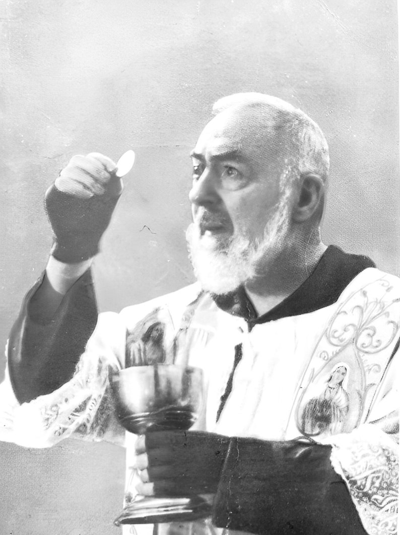 Padre Pio Eucharist Holy Mass Sacrifice Jesus Catholic Art - Etsy