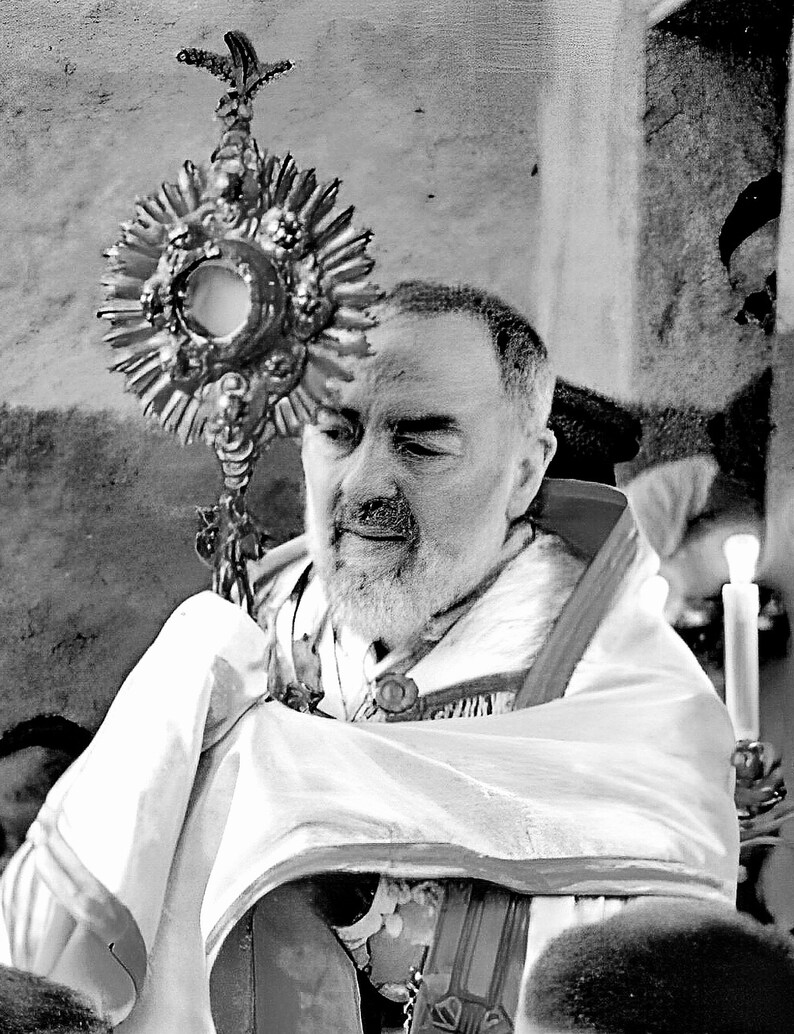 Padre Pio Eucharist Holy Mass Sacrifice Jesus Catholic Art - Etsy