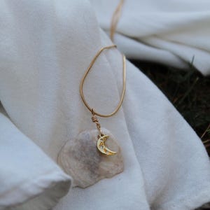 Moon & Shell Necklace | 14k Gold Filled - Etsy
