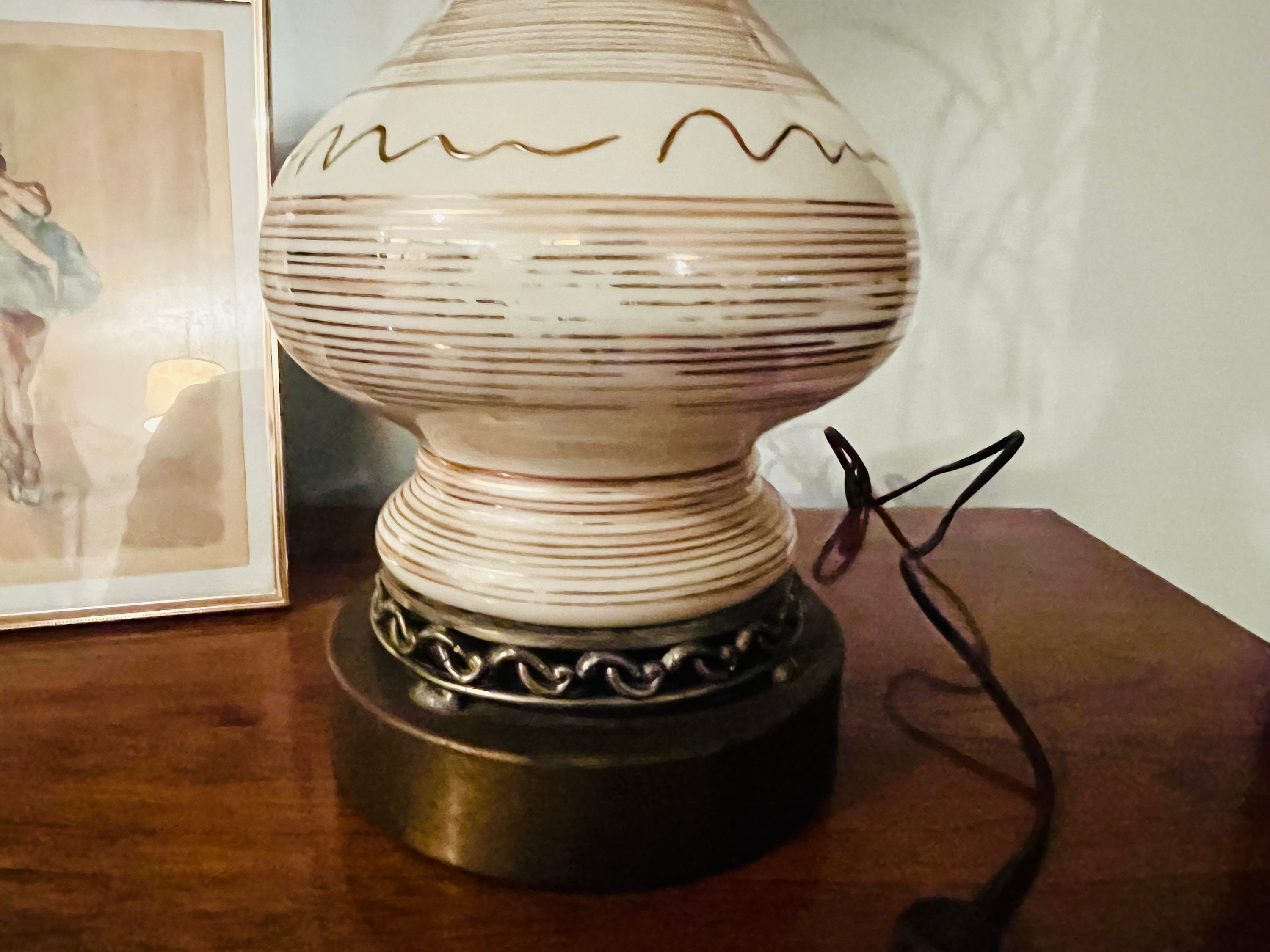 Vintage MCM Cream Lamp With Hand Painted Gold Lines and Brass - Etsy