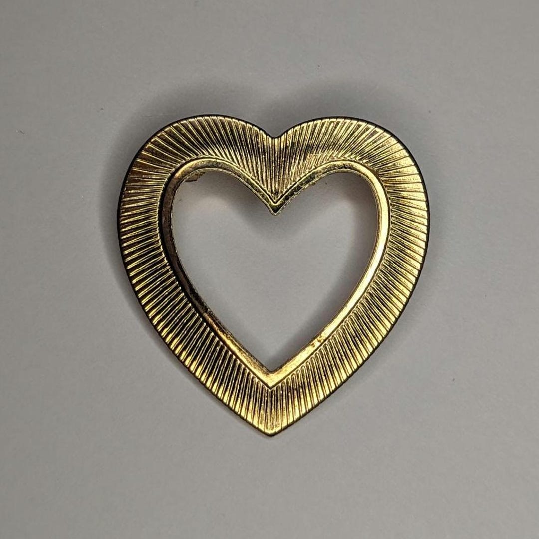 Vintage Lightweight Golden Tone Heart Pin Ridged Metal Open Center ...