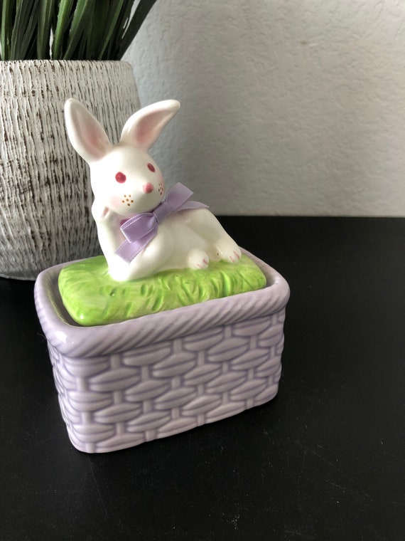 Vintage Cute Little Bunny Trinket Box - Gem