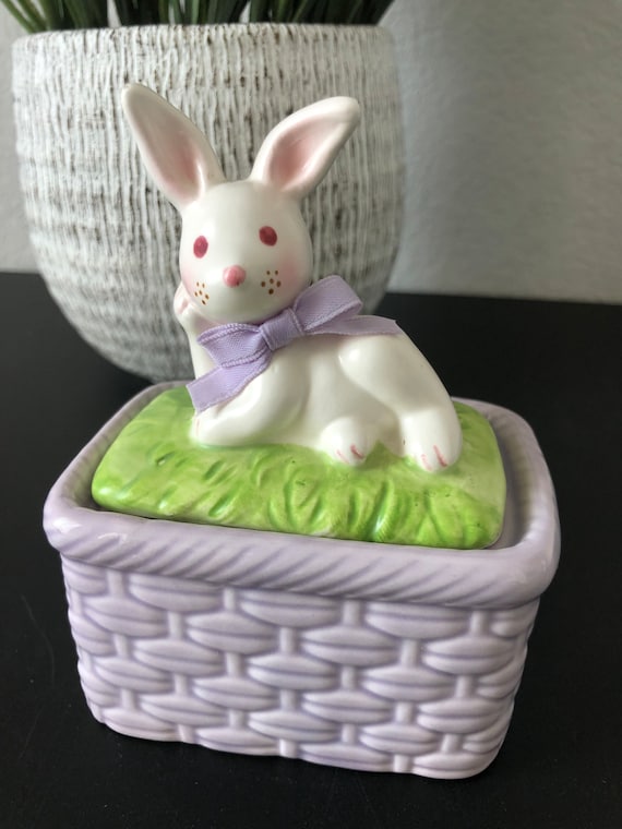 Vintage Cute Little Bunny Trinket Box - Gem