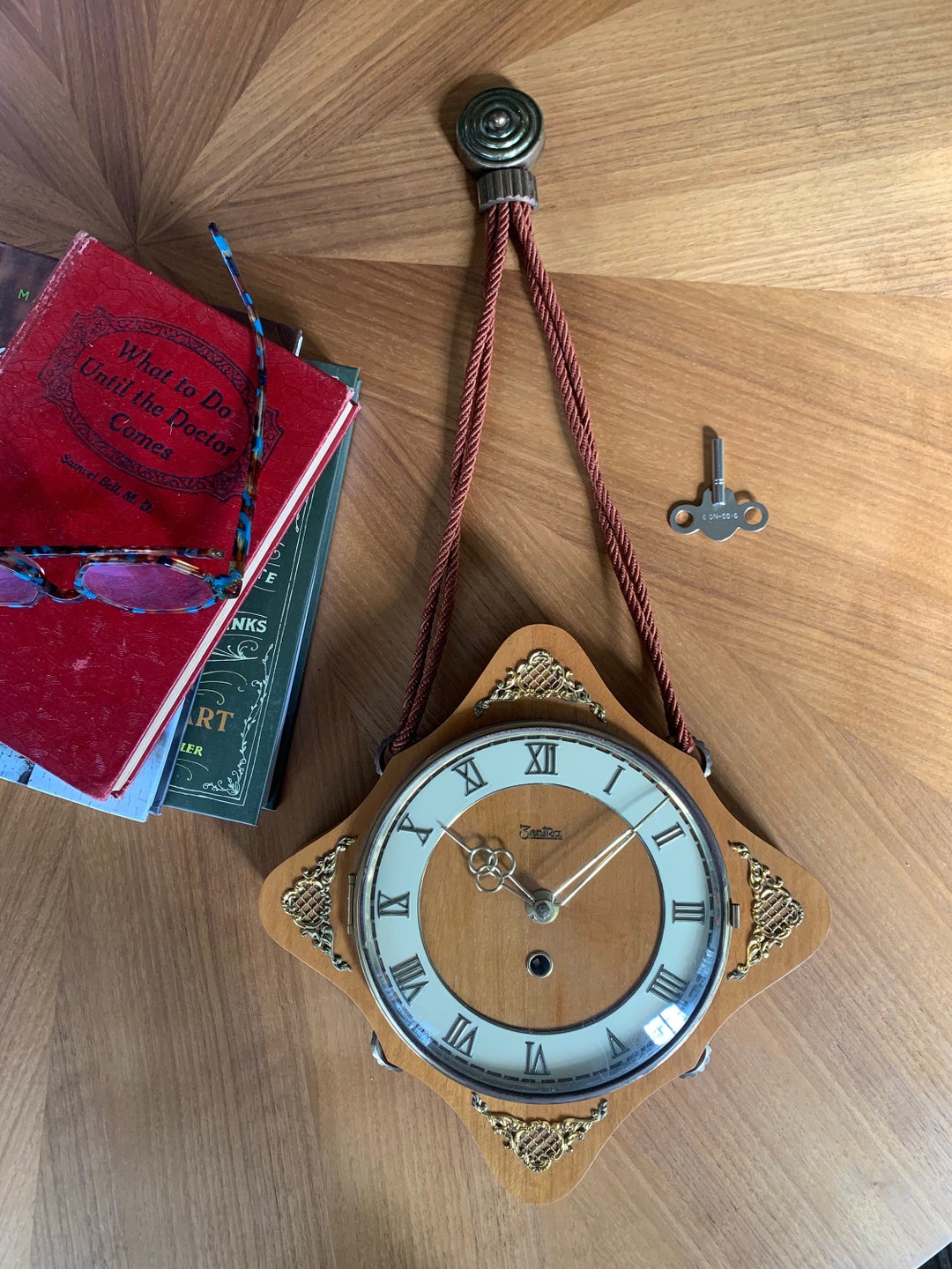 Zentra Mid Century Modern Hanging Wall Clock - Vintage Retro Timepiece ...