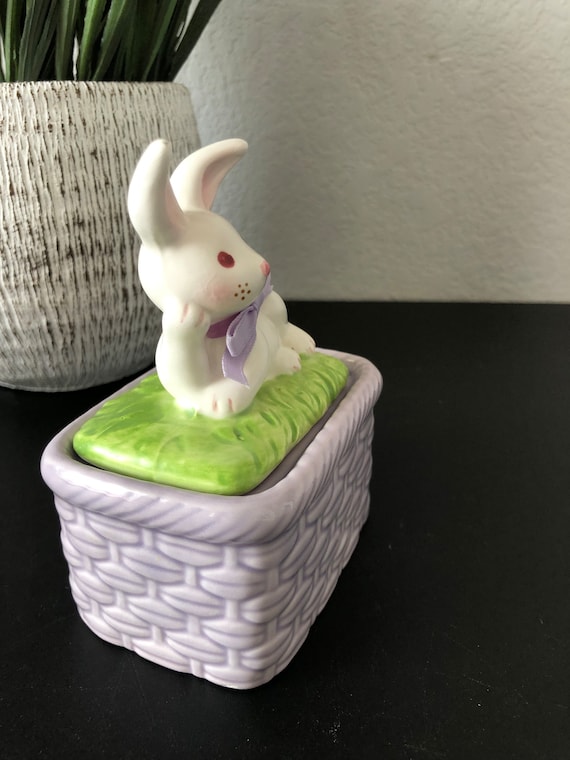 Vintage Cute Little Bunny Trinket Box - Gem