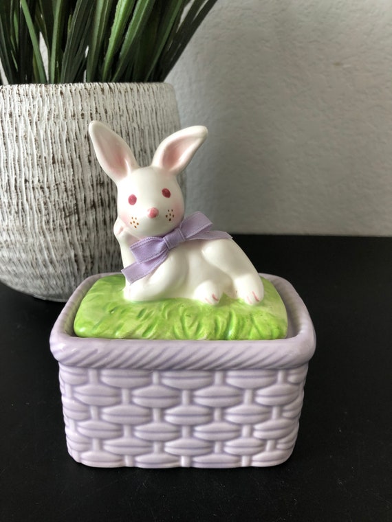 Vintage Cute Little Bunny Trinket Box - Gem