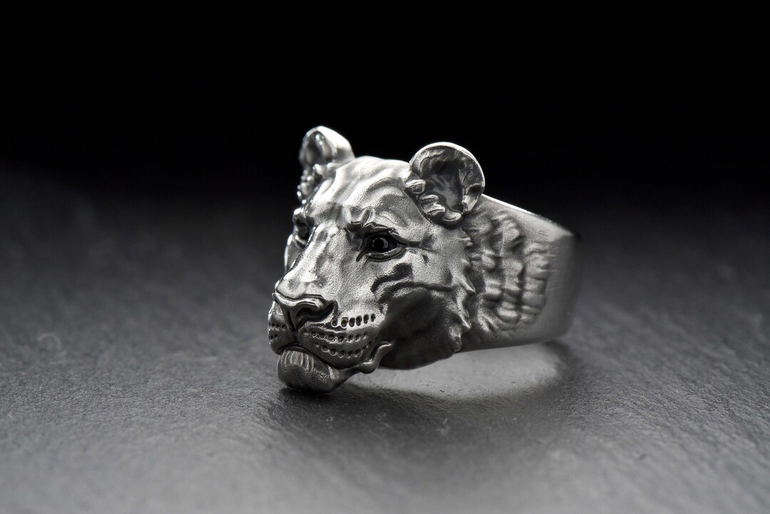 Sterling Silver Lioness Head Ring: Handmade Animal Jewelry - Etsy